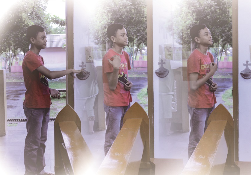 Membuat Tanda Salib ketika memasuki dan meninggalkan gereja - Keuskupan ...